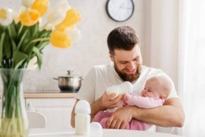 Formula Feeding Hacks and Tips that make Bottle-Feeding Easier